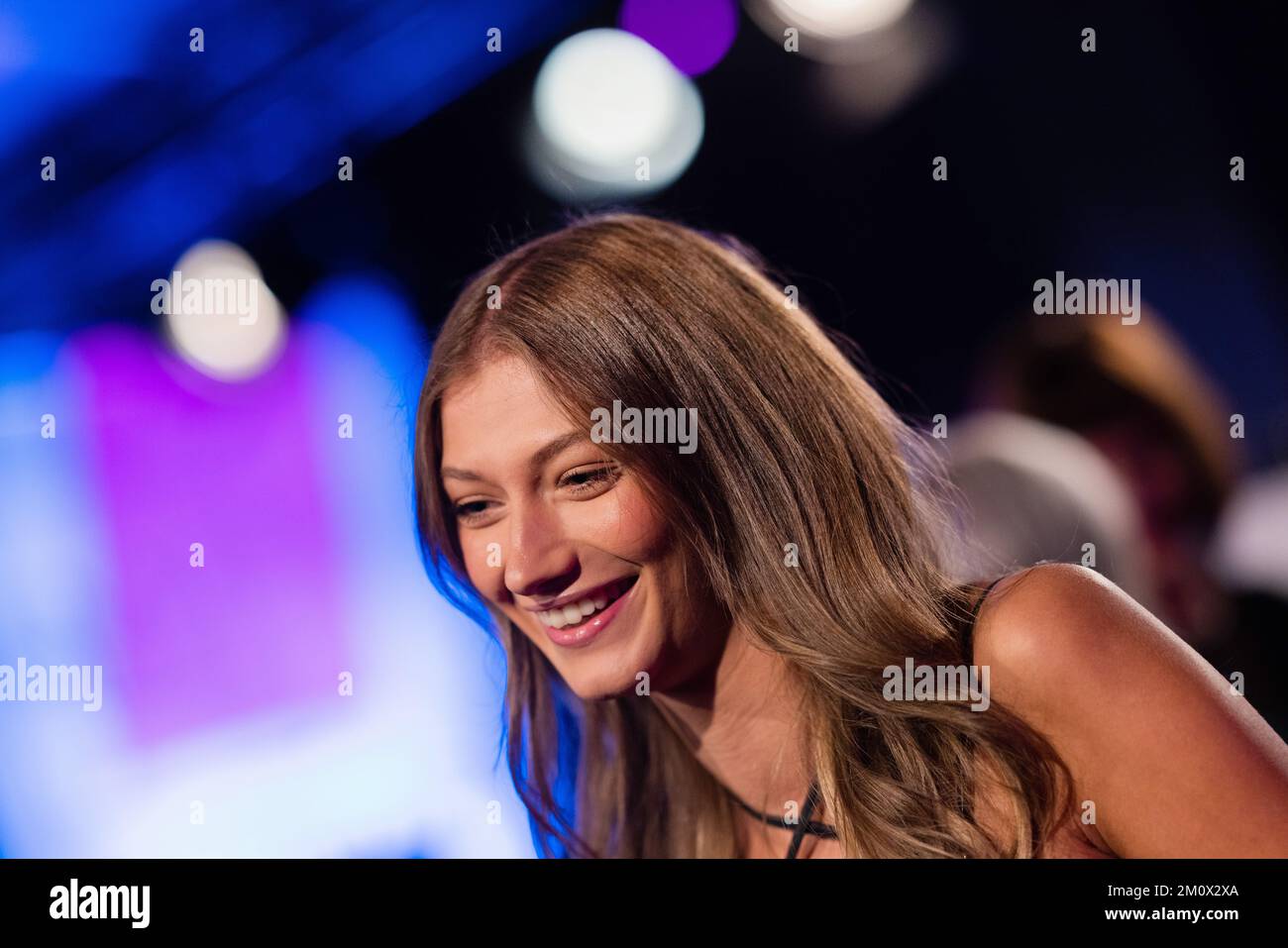 Bochum, Germany. 08th Dec, 2022. Leony, singer, walks the red carpet to ...