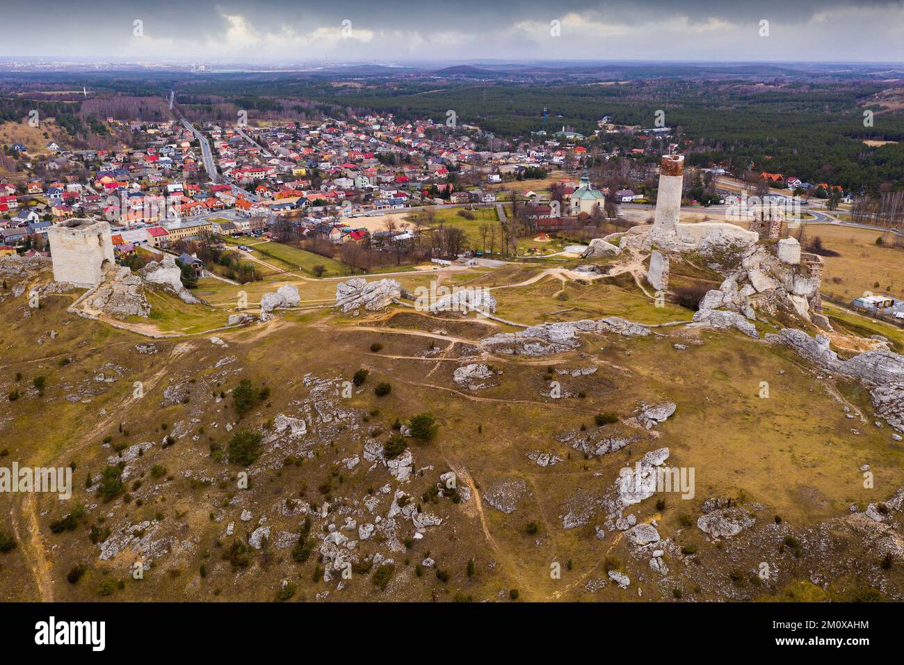 Panoramic view from above on the medieval castle Olsztyn. Poland Stock ...