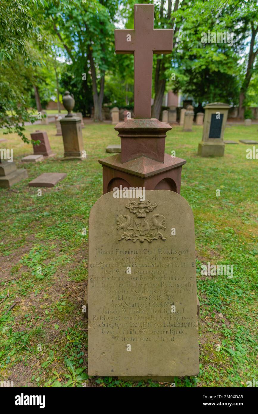 Hoppenlauf Cemetery from 1626, Stuttgart, city cemetery, monument ...