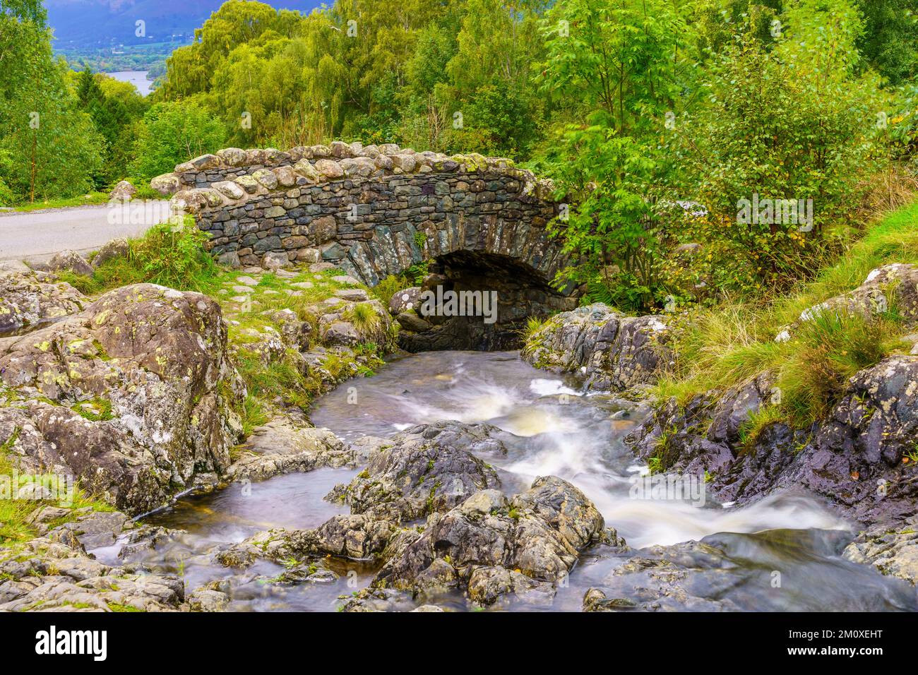Traditional stone built bridge hi-res stock photography and images - Alamy
