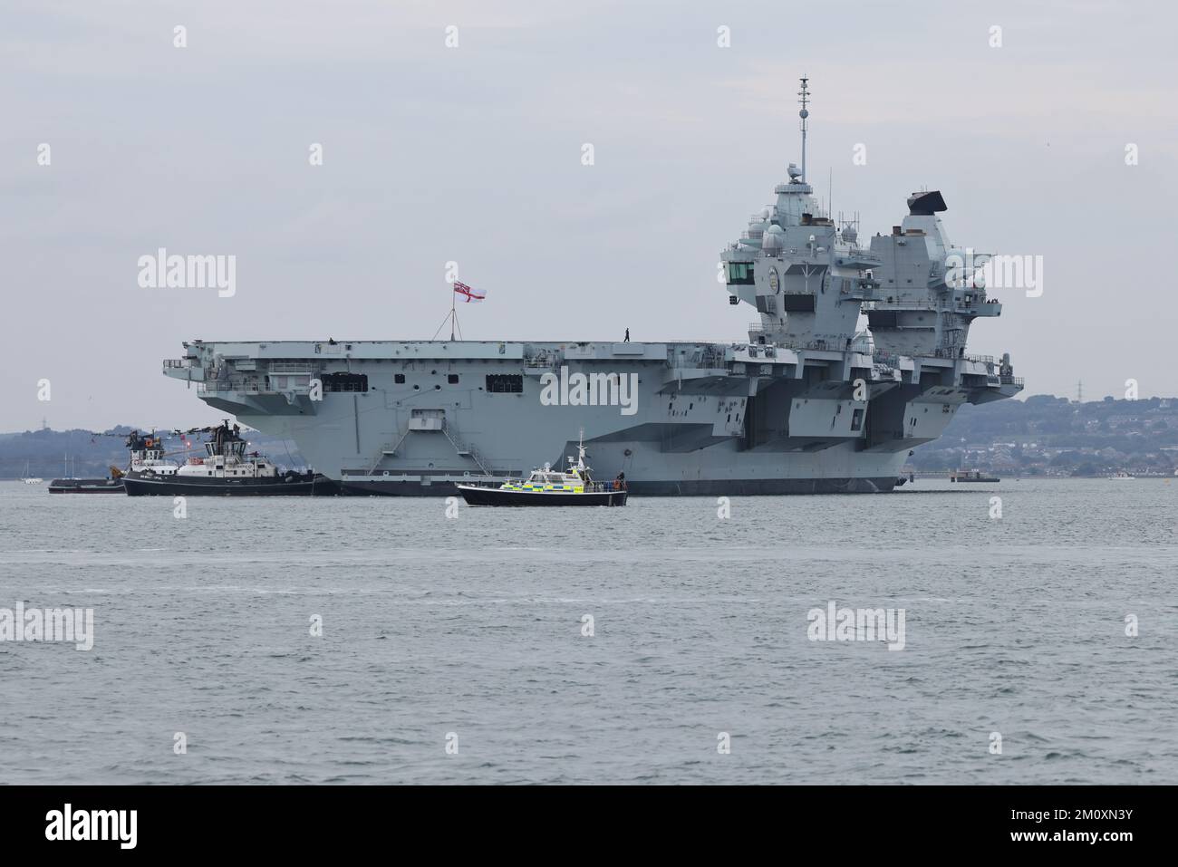 The aircraft carrier HMS PRINCE OF WALES returns to the Naval Base ...