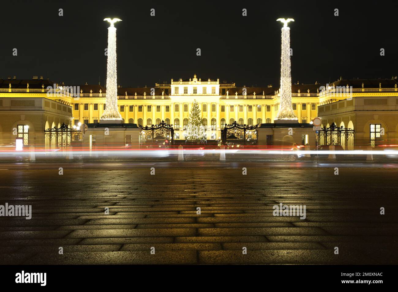Vienna historic baroque architecture hi-res stock photography and ...