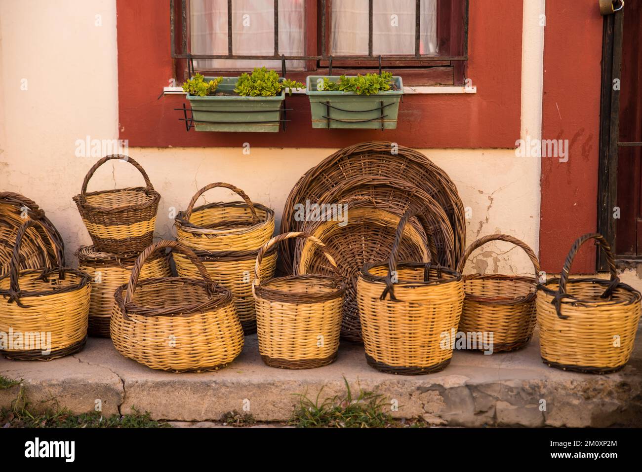 Large group wicker baskets hi-res stock photography and images - Alamy