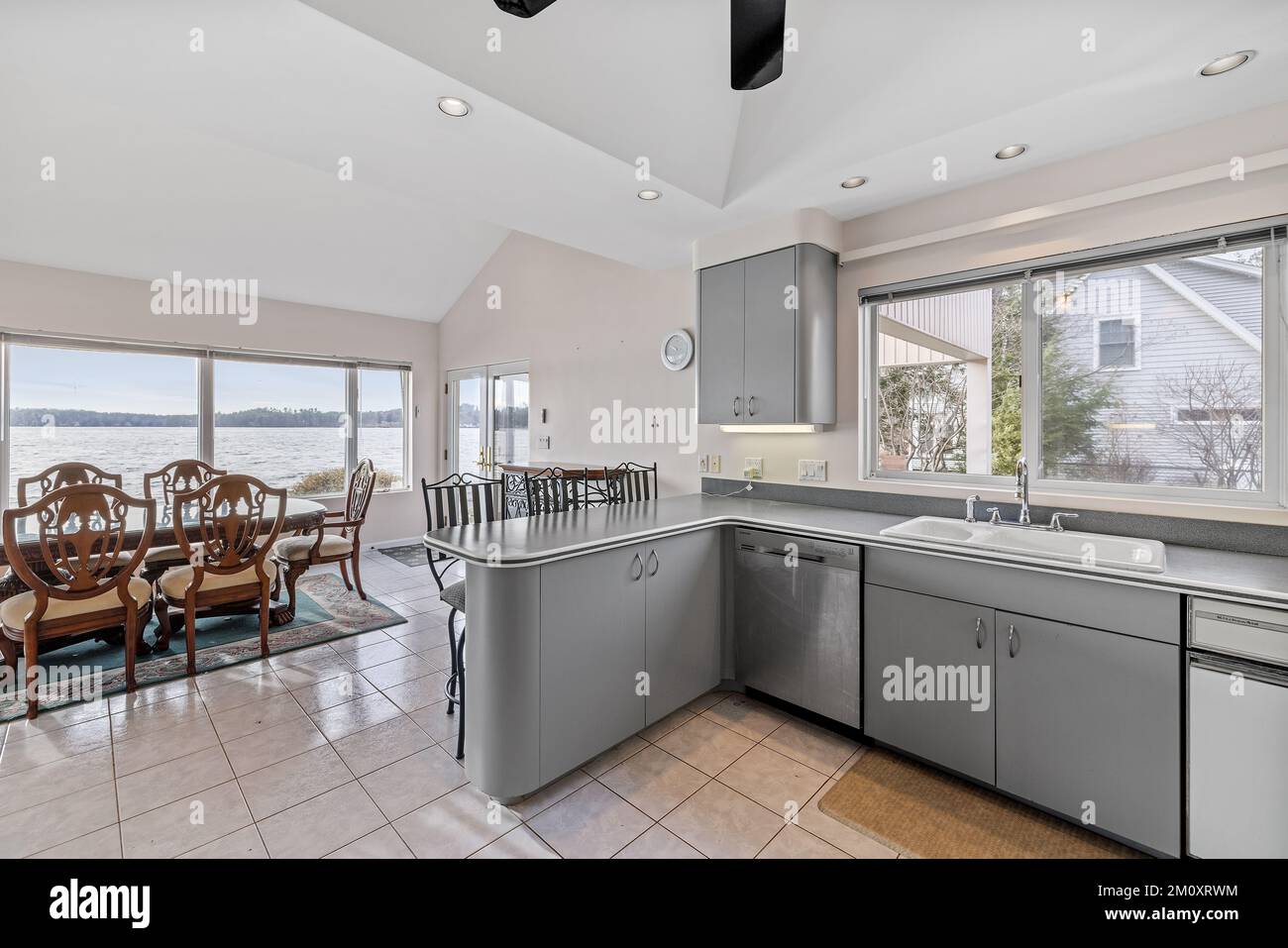 Modern grey kitchen interior hi-res stock photography and images - Alamy