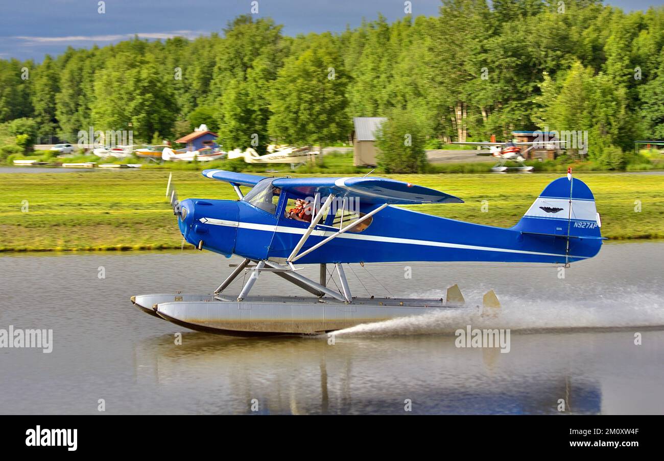 Float plane Alaska, Lake Hood Stock Photo - Alamy
