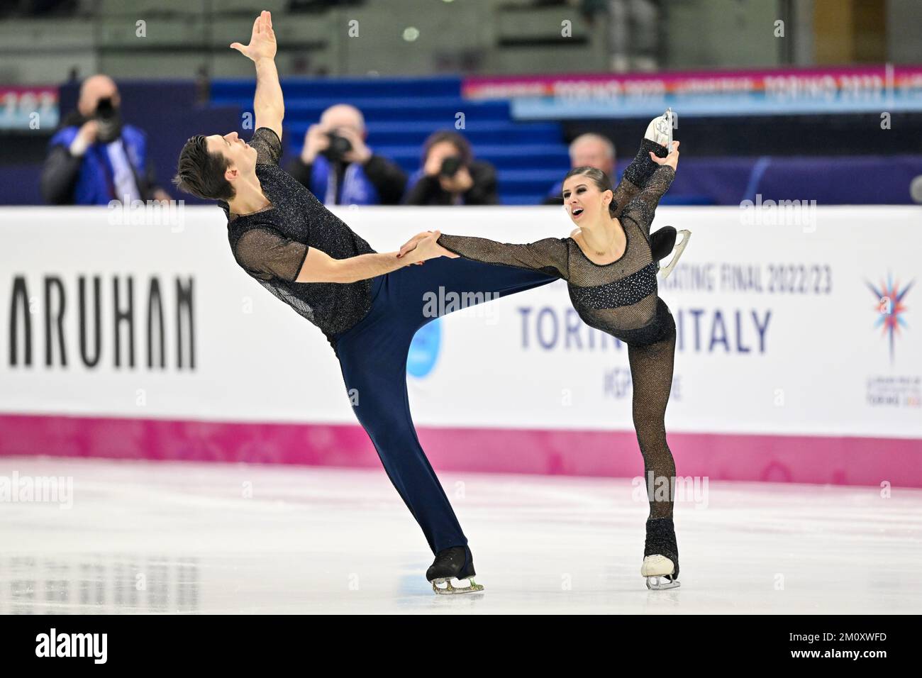 Senior pairs short program hi-res stock photography and images - Alamy