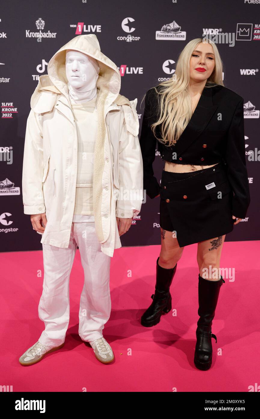 Bochum, Germany. 08th Dec, 2022. Glockenbach walks the red carpet to ...