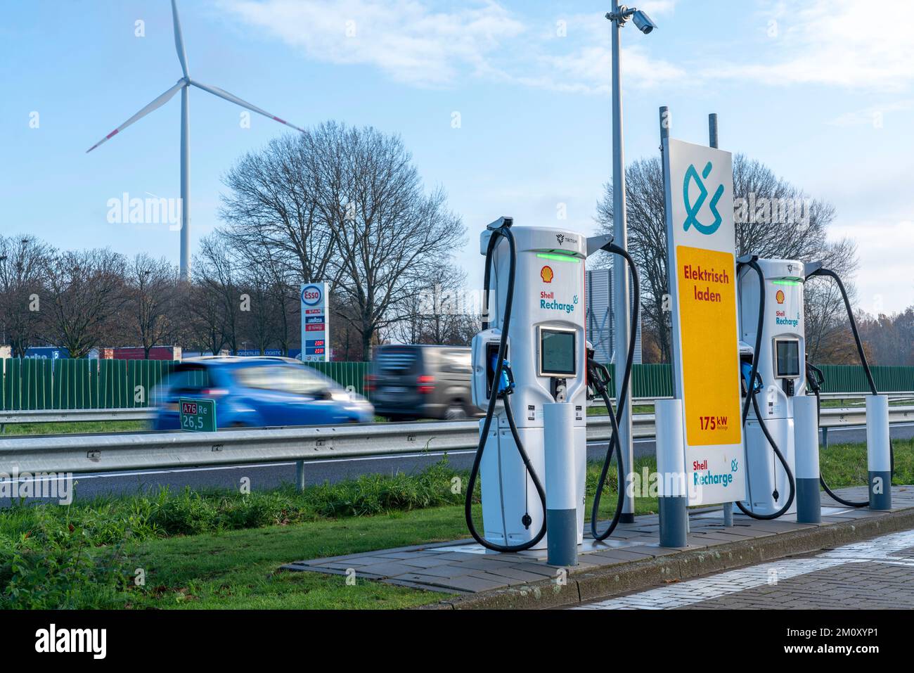 Shell electric car charging hi-res stock photography and images - Alamy