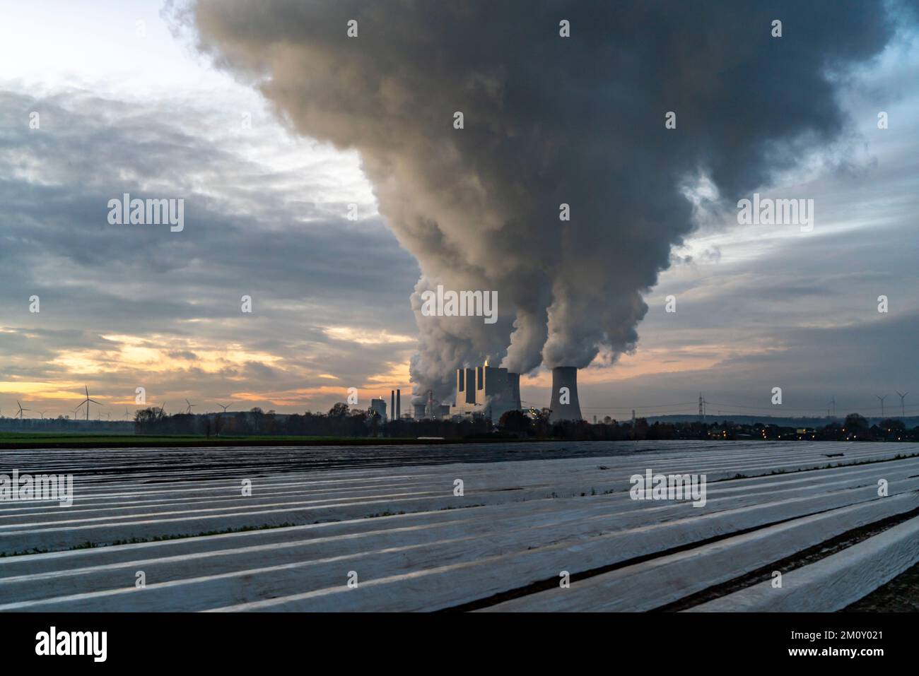 Neurath lignite-fired power plant, near Grevenbroich, power plant units ...