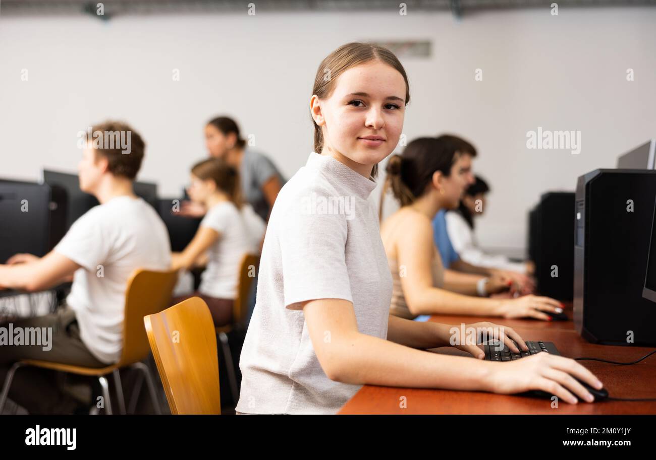 Science classroom germany hi-res stock photography and images - Alamy