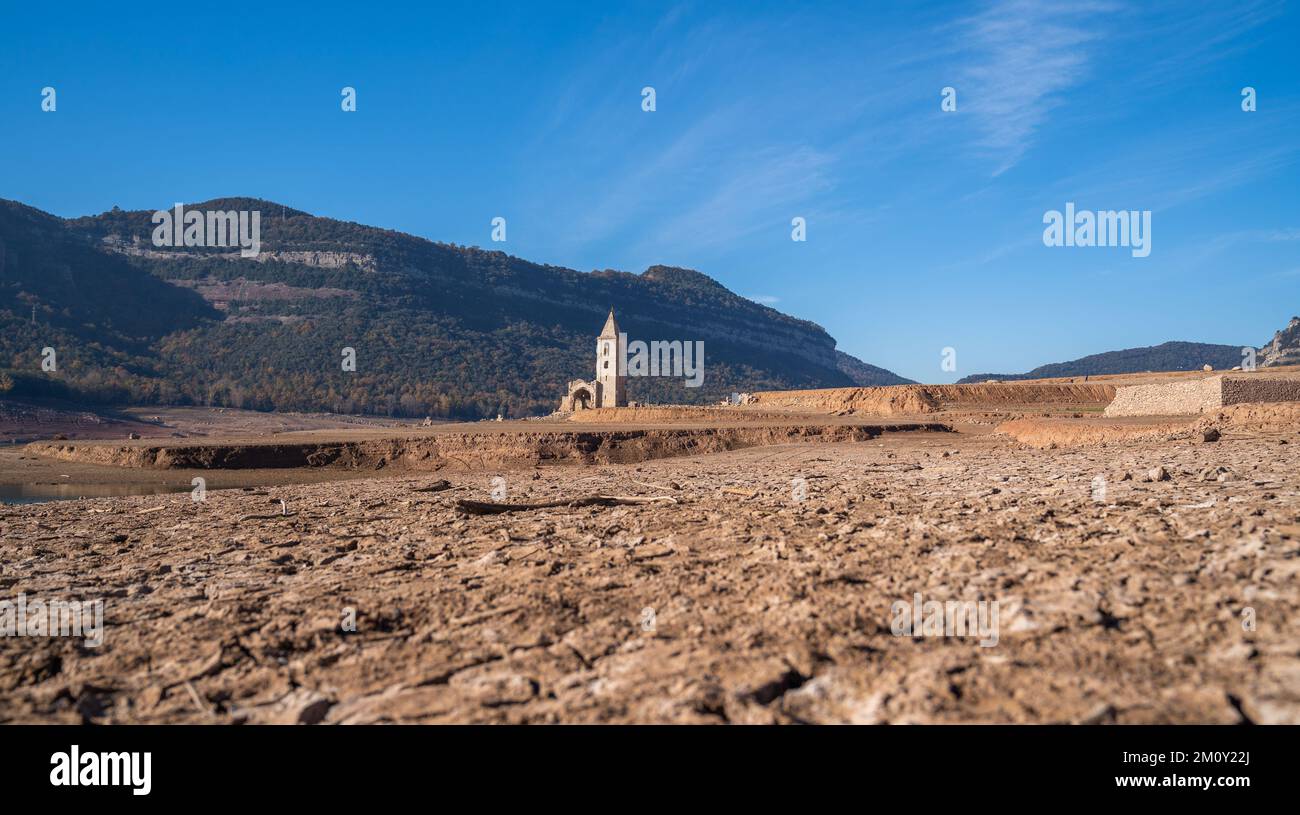 Sau Swamp without water because of the problems of extreme dryness and ...