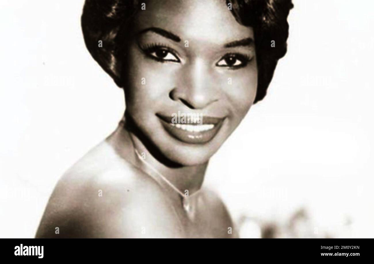 MAXINE BROWN Promotional photo of the American soul singer about 1963 ...
