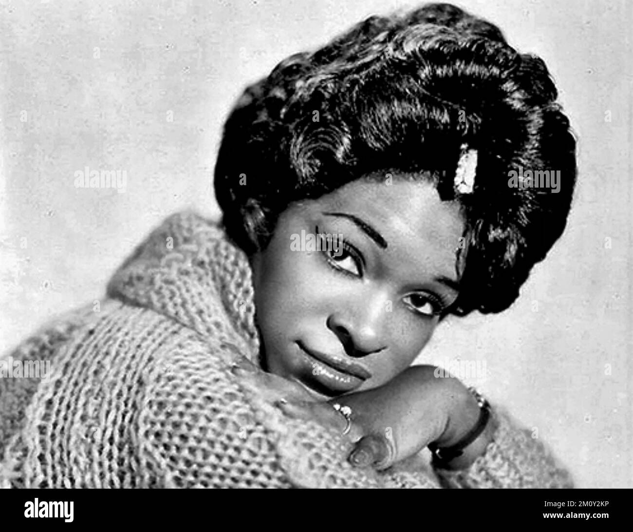 MAXINE BROWN Promotional photo of the American soul singer about 1963 ...