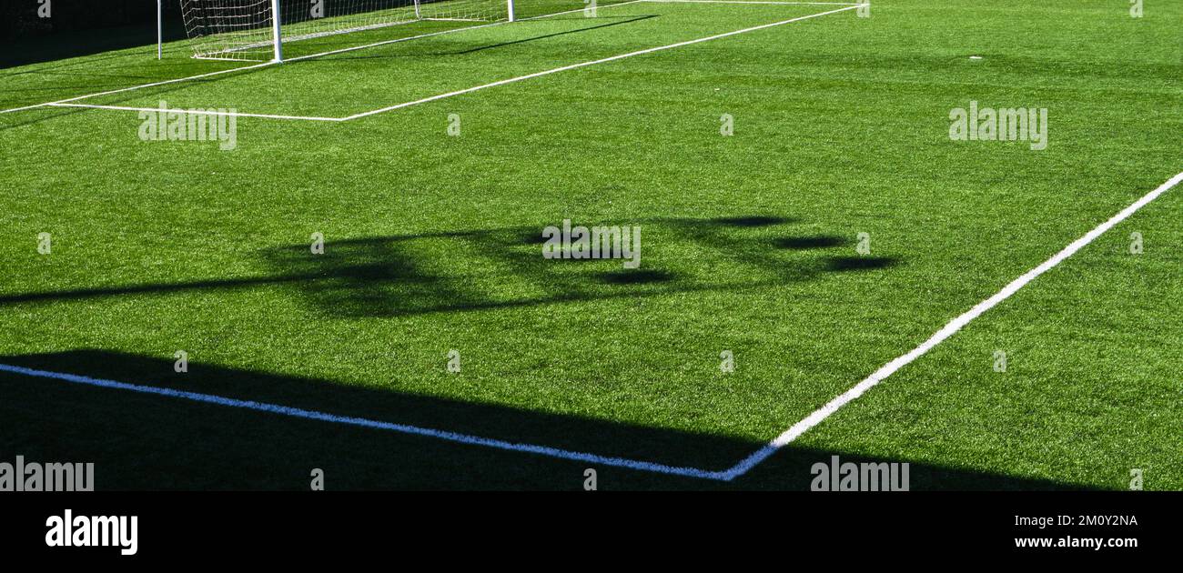 Reflected shadows hi-res stock photography and images - Alamy