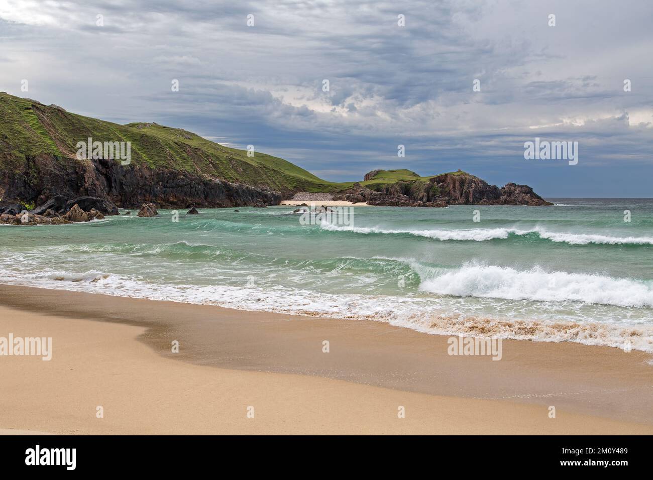 Mangersta Beach and green covered Cliffs, Lewis, Isle of Lewis ...