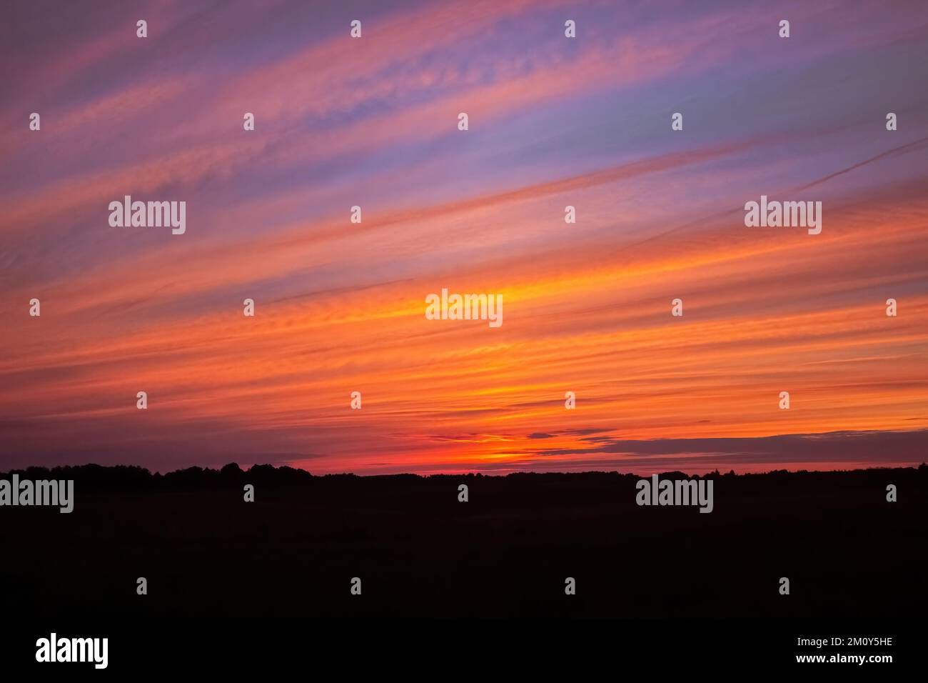 Patterned sunset hi-res stock photography and images - Alamy