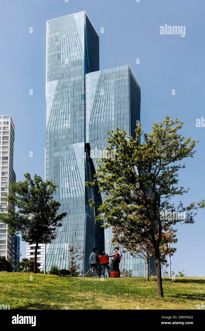 Modern buildings on Paseo de Los Arquitectos viewed from Parque La ...