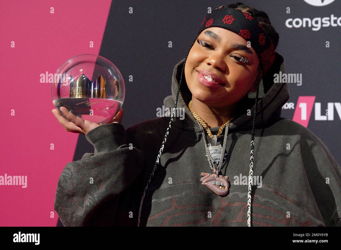 Bochum, Germany. 08th Dec, 2022. Singer Zoe Wees is delighted to ...