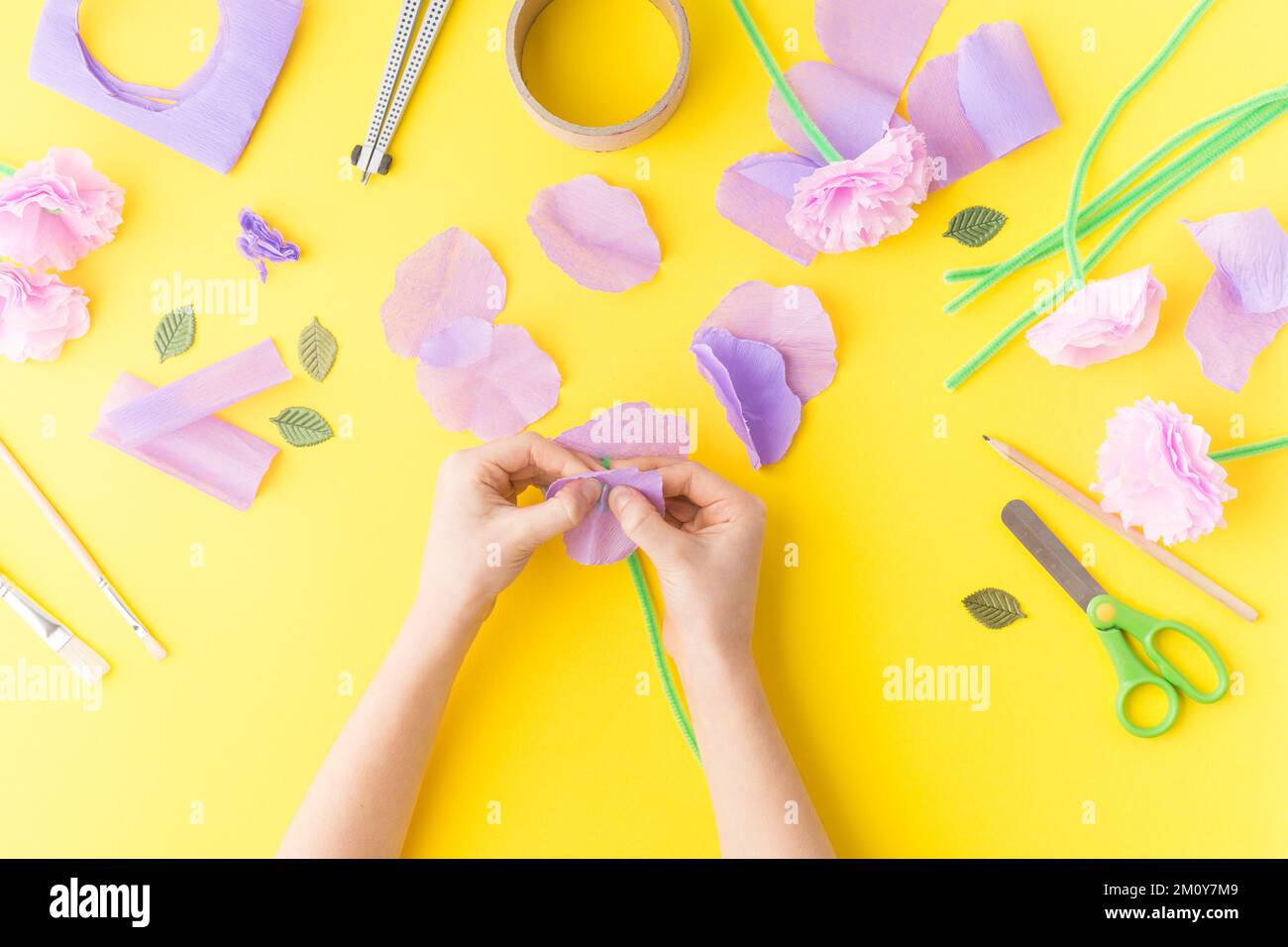 Easy tutorial hi-res stock photography and images - Alamy