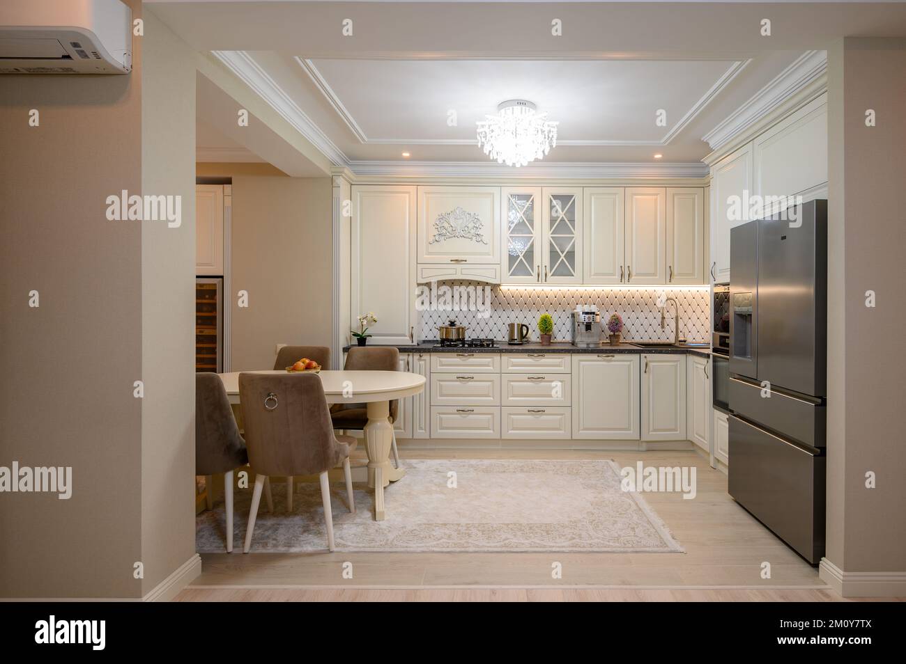 Sleek counter space hi-res stock photography and images - Alamy