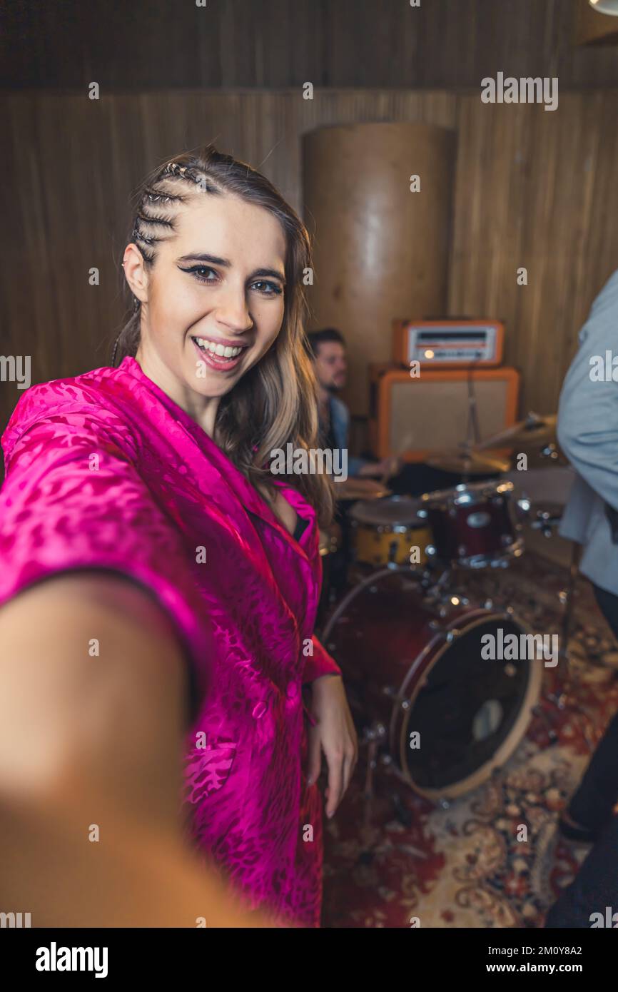 Woman man singer musician hi-res stock photography and images - Alamy