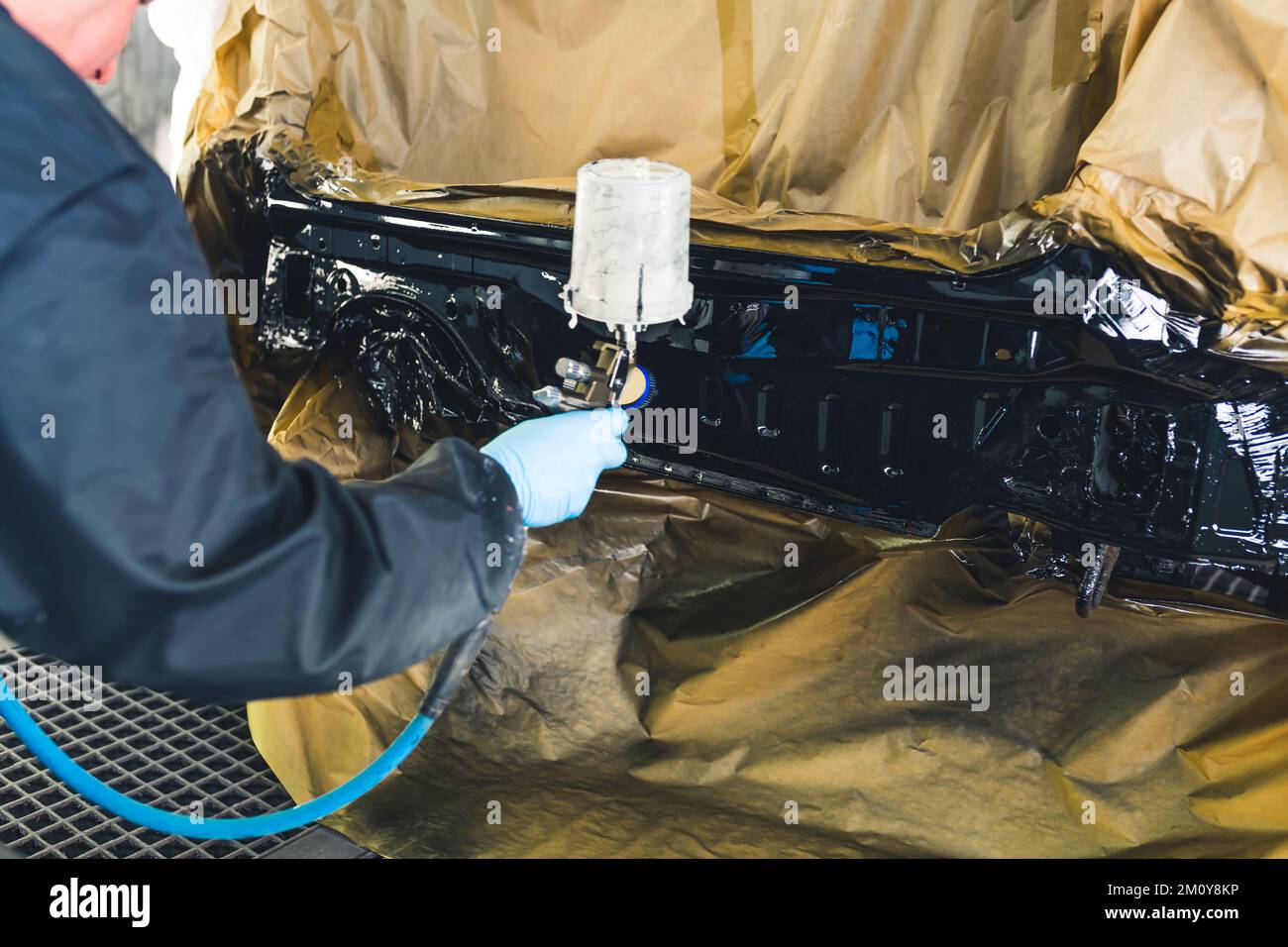 Spray booth hi-res stock photography and images - Alamy