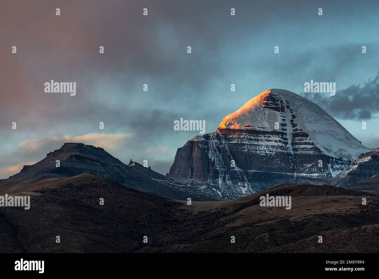A beautiful shot of sunset with Mount Kailash in Taqin County, Ali ...