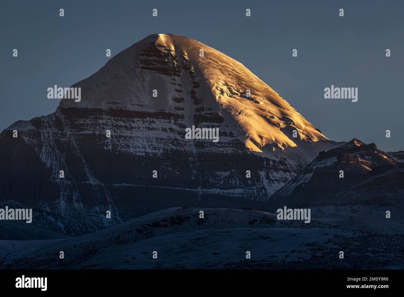 The sunrise of Mount Kailash in Taqin County, Ali Prefecture, Tibet ...