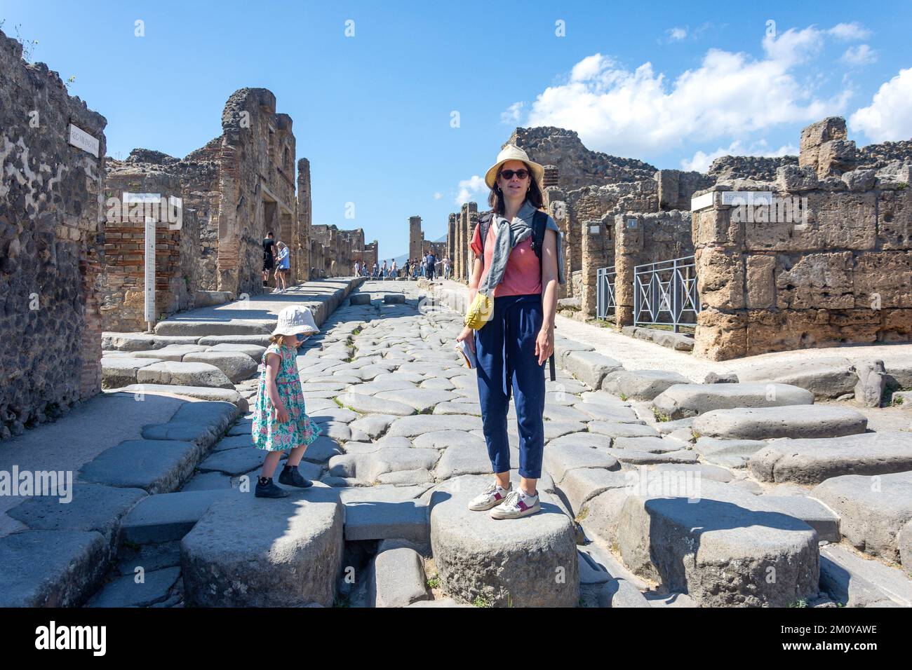 Via dell'Abbondanza (main street), Ancient City of Pompeii, Pompei ...