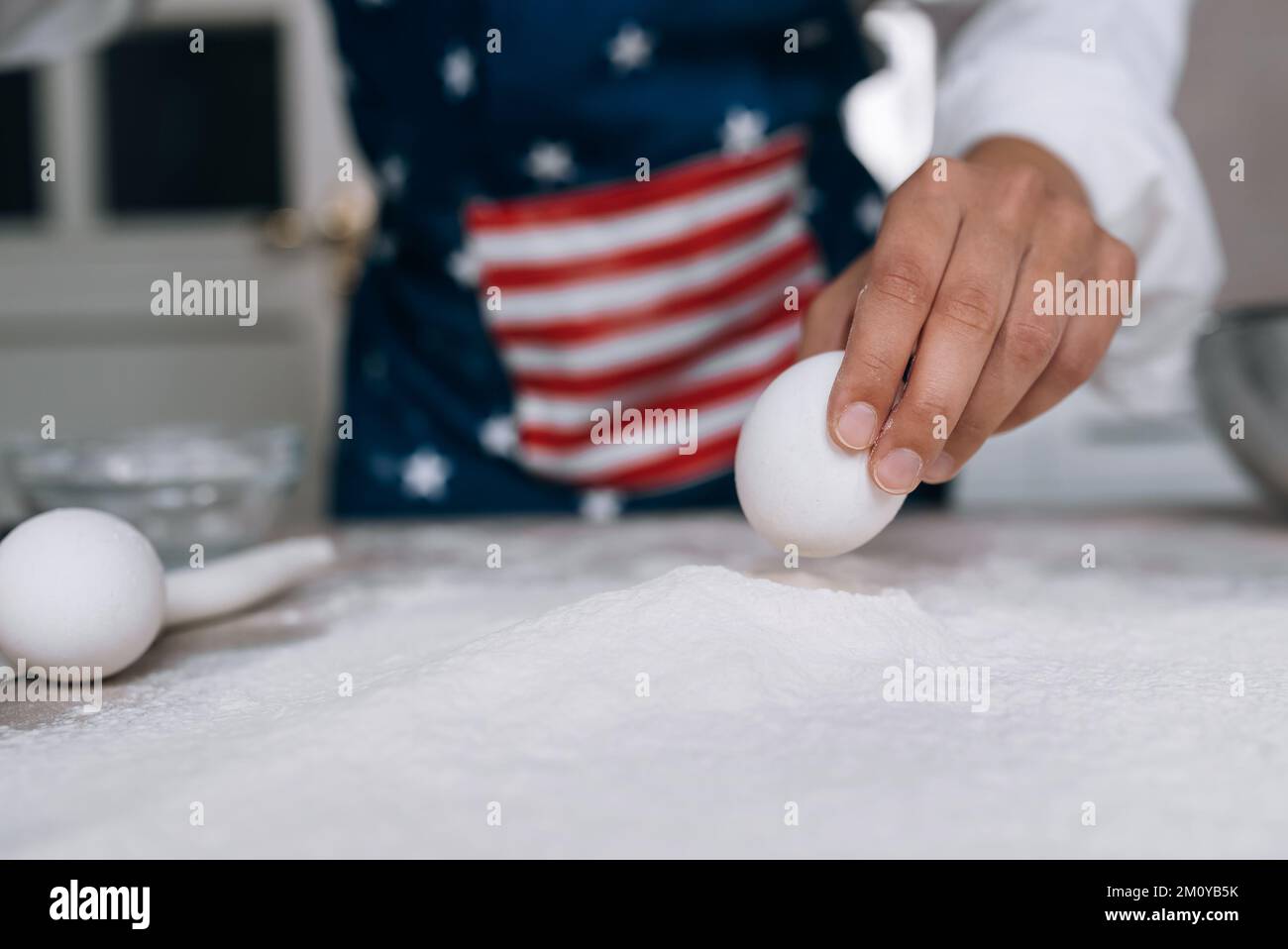 Girl confectioner hi-res stock photography and images - Alamy