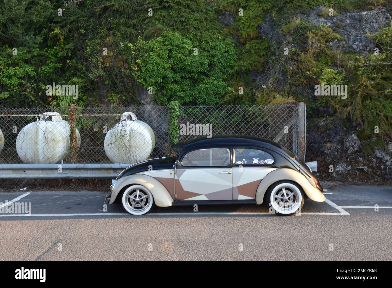 Volkswagon beetle hi-res stock photography and images - Alamy