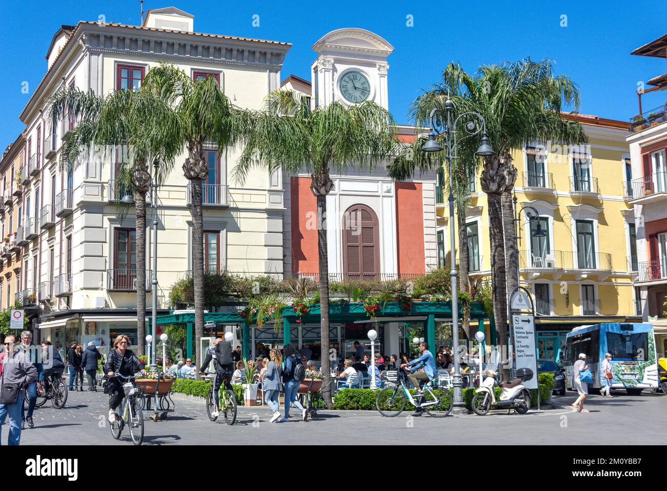Bar ercolano restaurant outdoor piazza tasso traditional sorrento hi ...