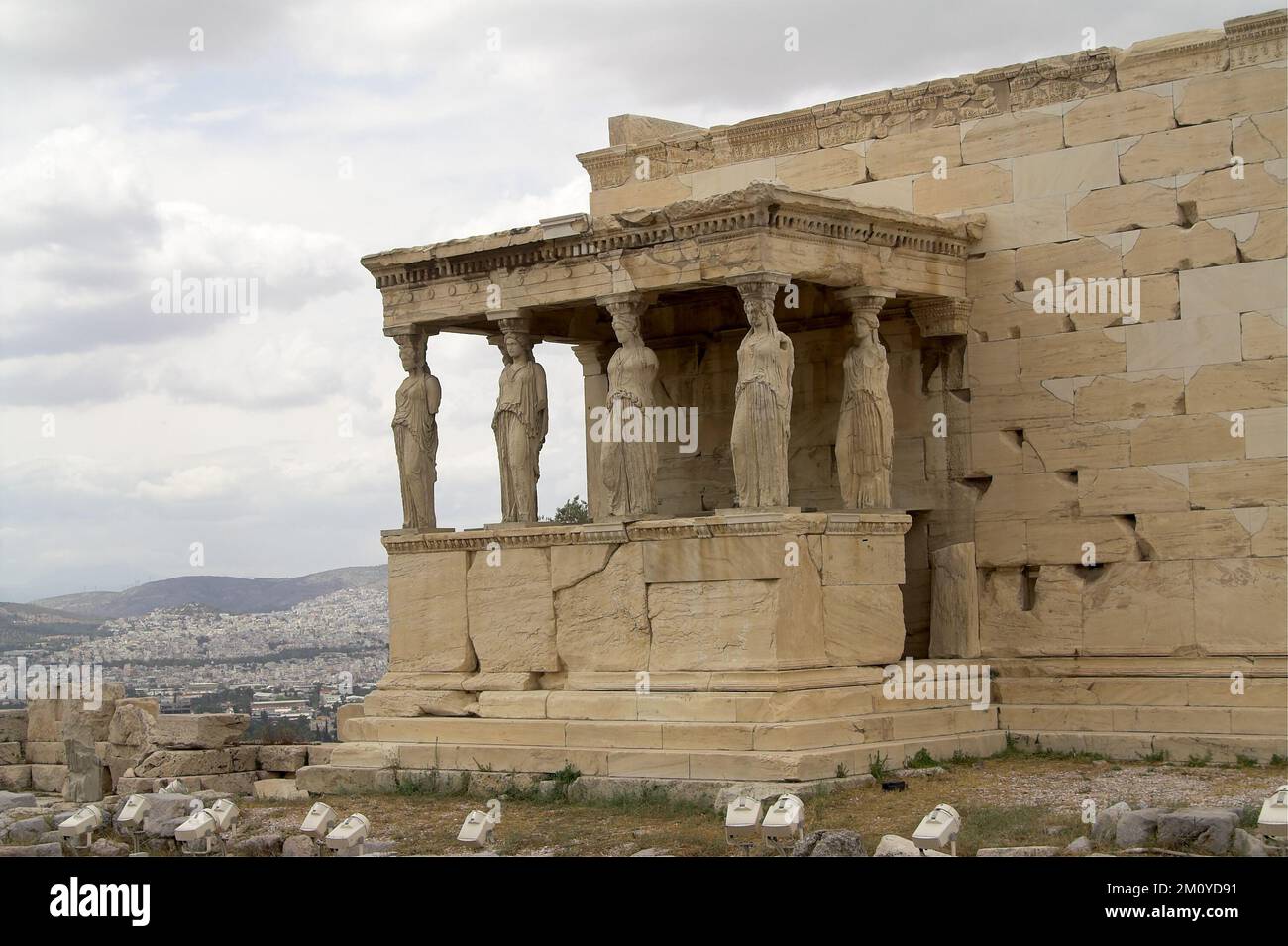Steinsaulen saulen aus stein hi-res stock photography and images - Alamy