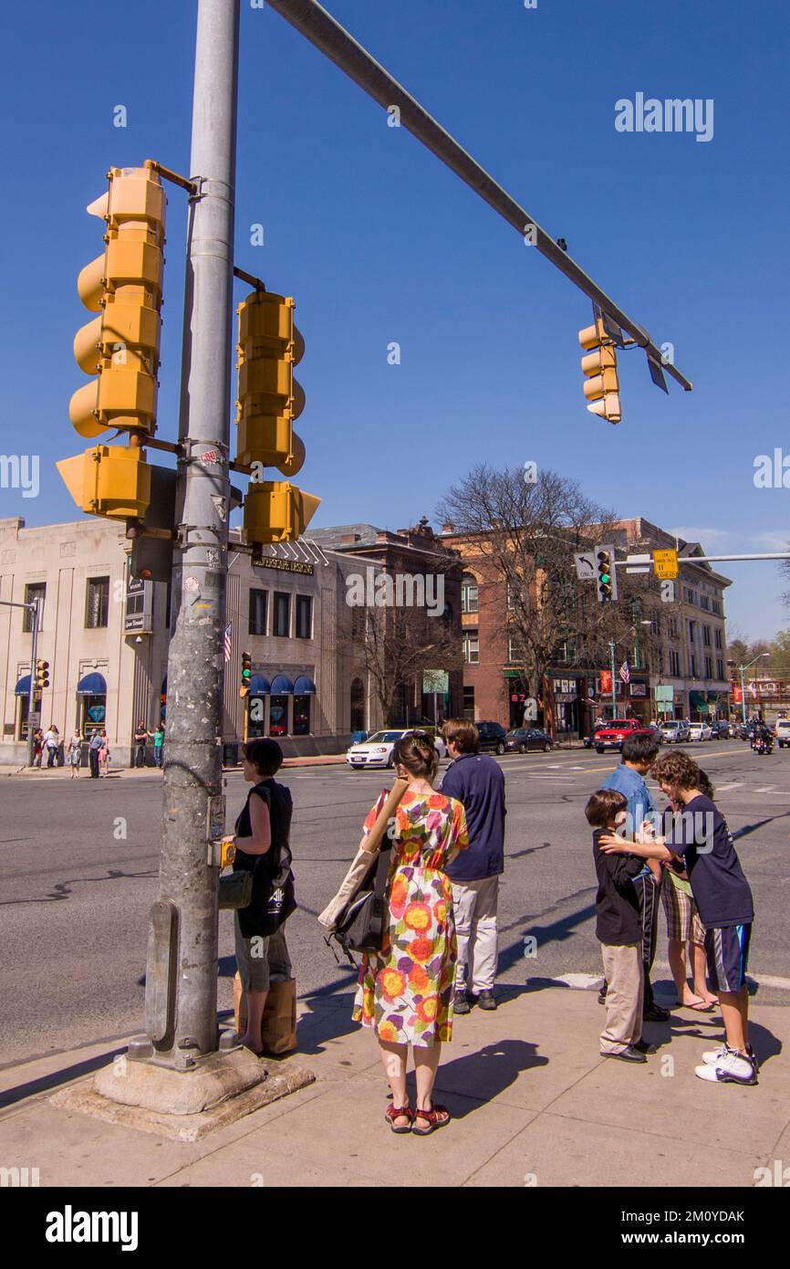 People cross smith street hi-res stock photography and images - Alamy