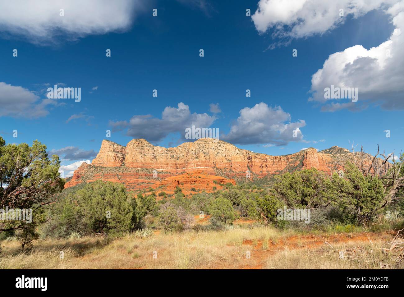 Sedona eroded sedimentary rock formation hi-res stock photography and ...