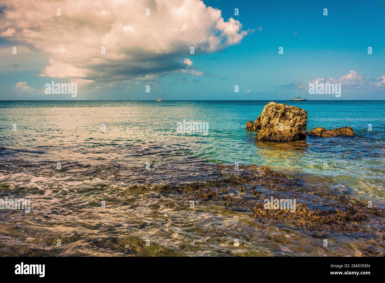 Calm tropical hi-res stock photography and images - Alamy