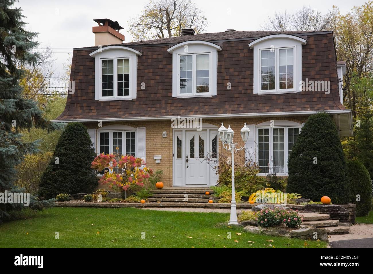 Two tone roof hi-res stock photography and images - Alamy