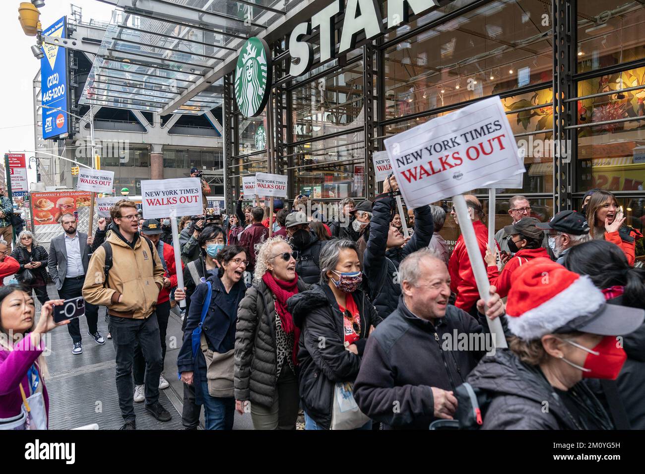 New York, New York, USA. 8th Dec, 2022. More than 1100 NewsGuild union ...