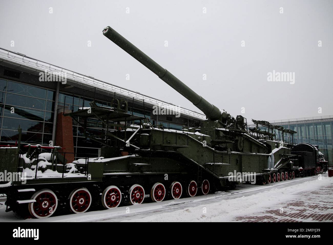 Saint Petersburg, Russia. 08th Dec, 2022. Super-heavy railway artillery ...