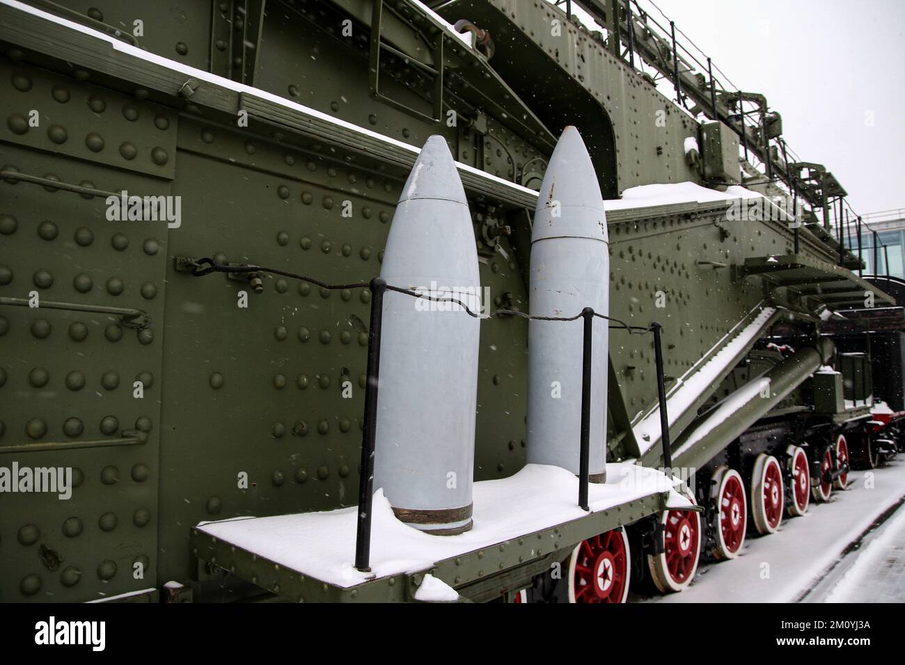 Railway artillery piece hi-res stock photography and images - Alamy