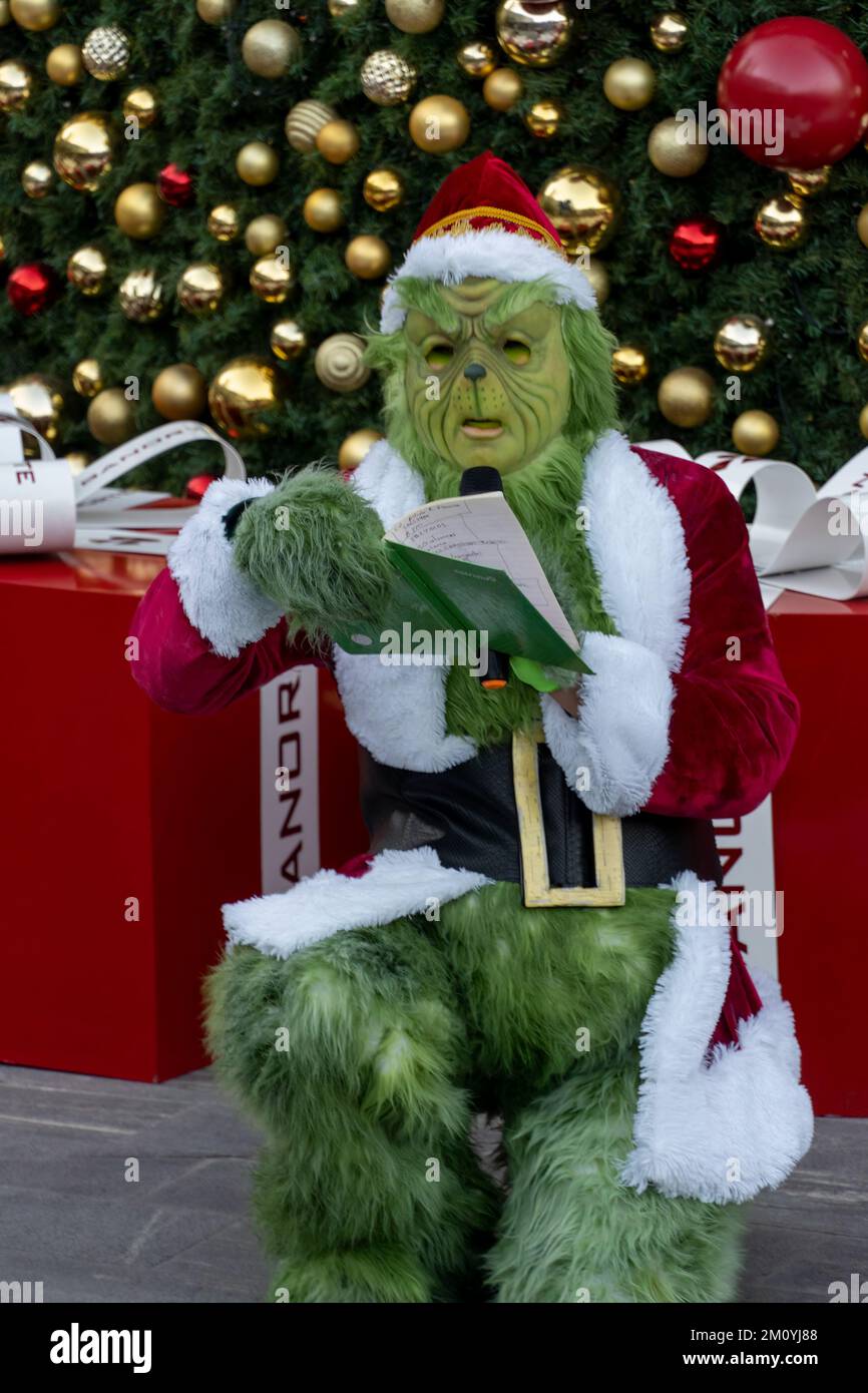 Grinch christmas hi-res stock photography and images - Alamy