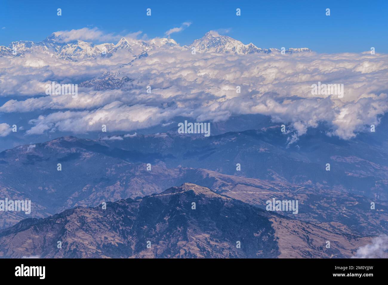 Himalaya hills and mountains hi-res stock photography and images - Alamy