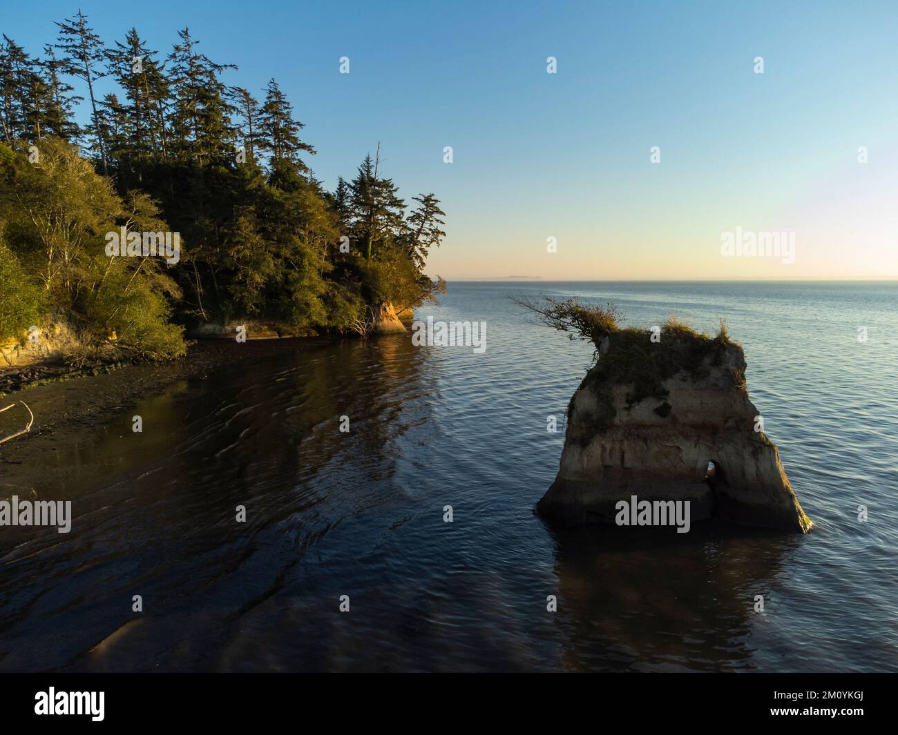 Sea Stack in Pacific Ocean Stock Photo - Alamy