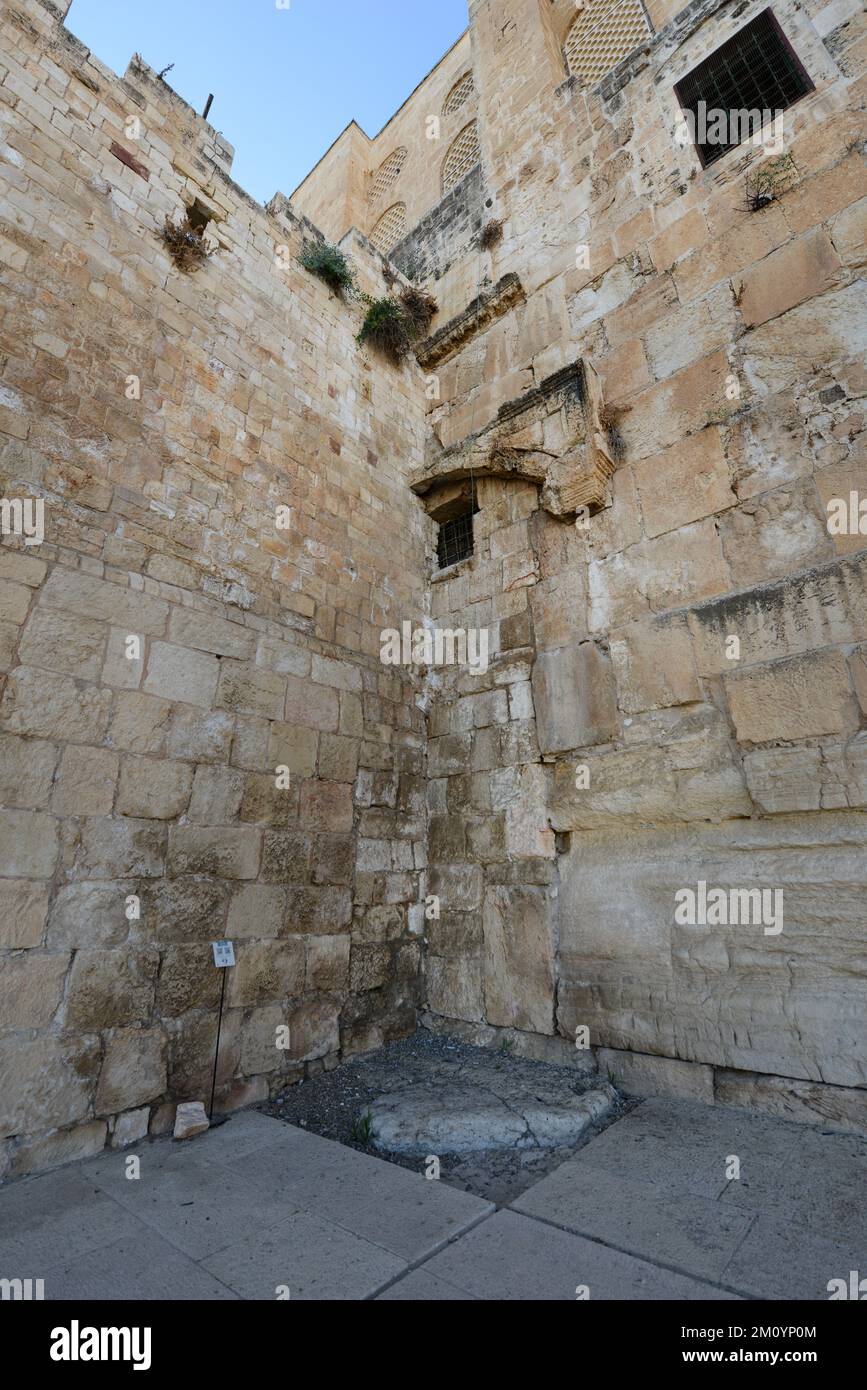 The western (double) Huldah Gate at the The southern wall of the Temple ...