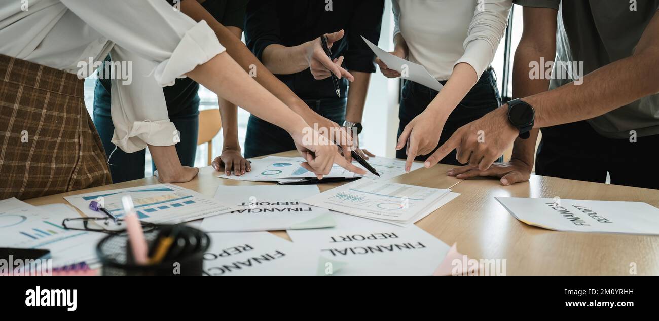 Brainstorming table hi-res stock photography and images - Alamy