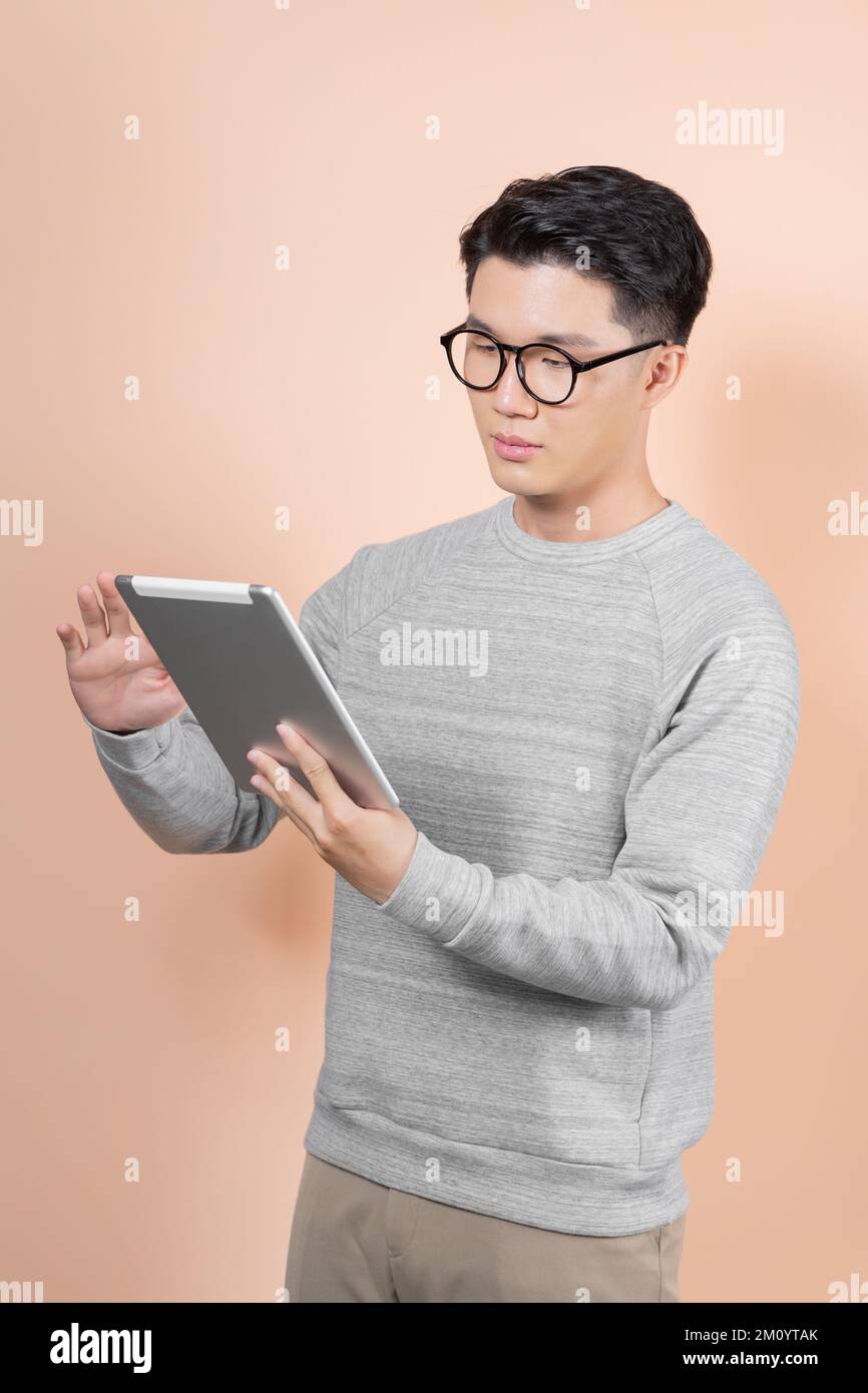 Scrolling typing hi-res stock photography and images - Alamy Scrolling typing hi-res stock photography and images - Alamy