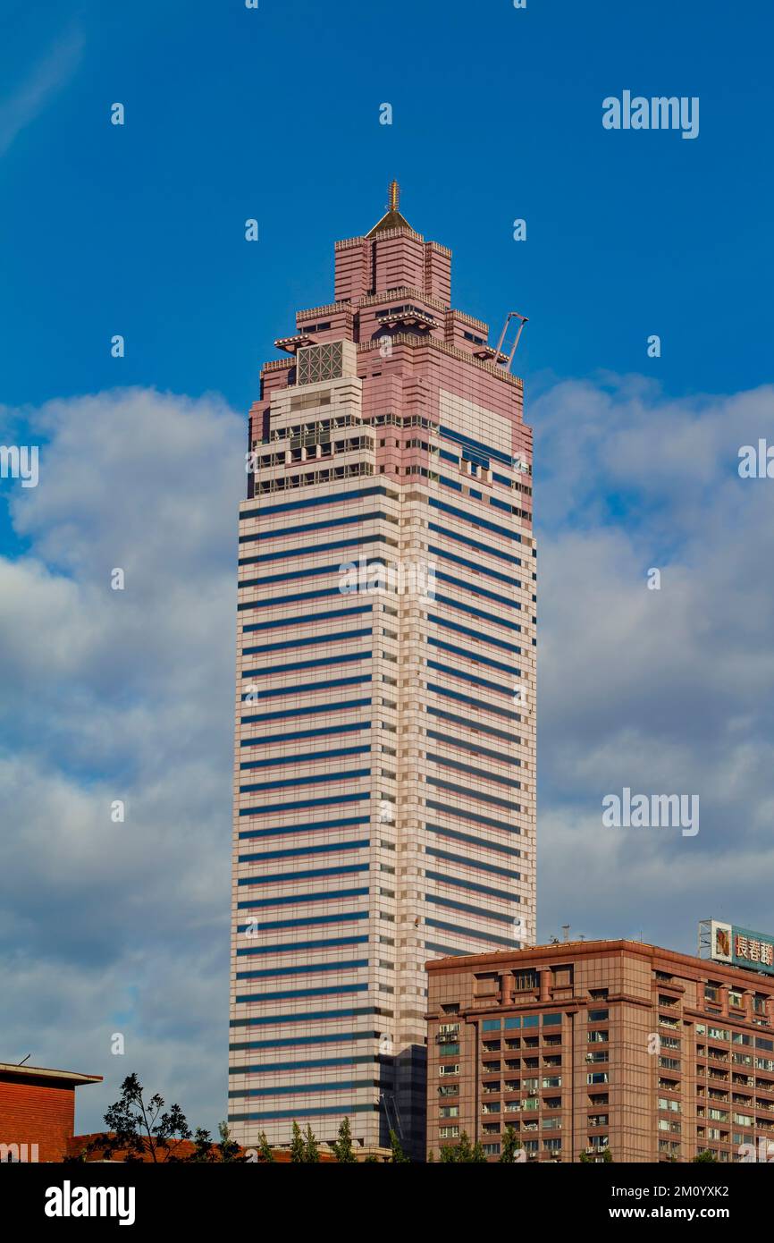 Shin kong mitsukoshi mall hi-res stock photography and images - Alamy