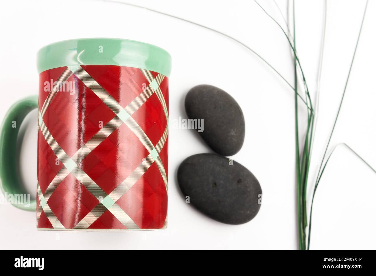 Spa hot stones white background hi-res stock photography and images - Alamy