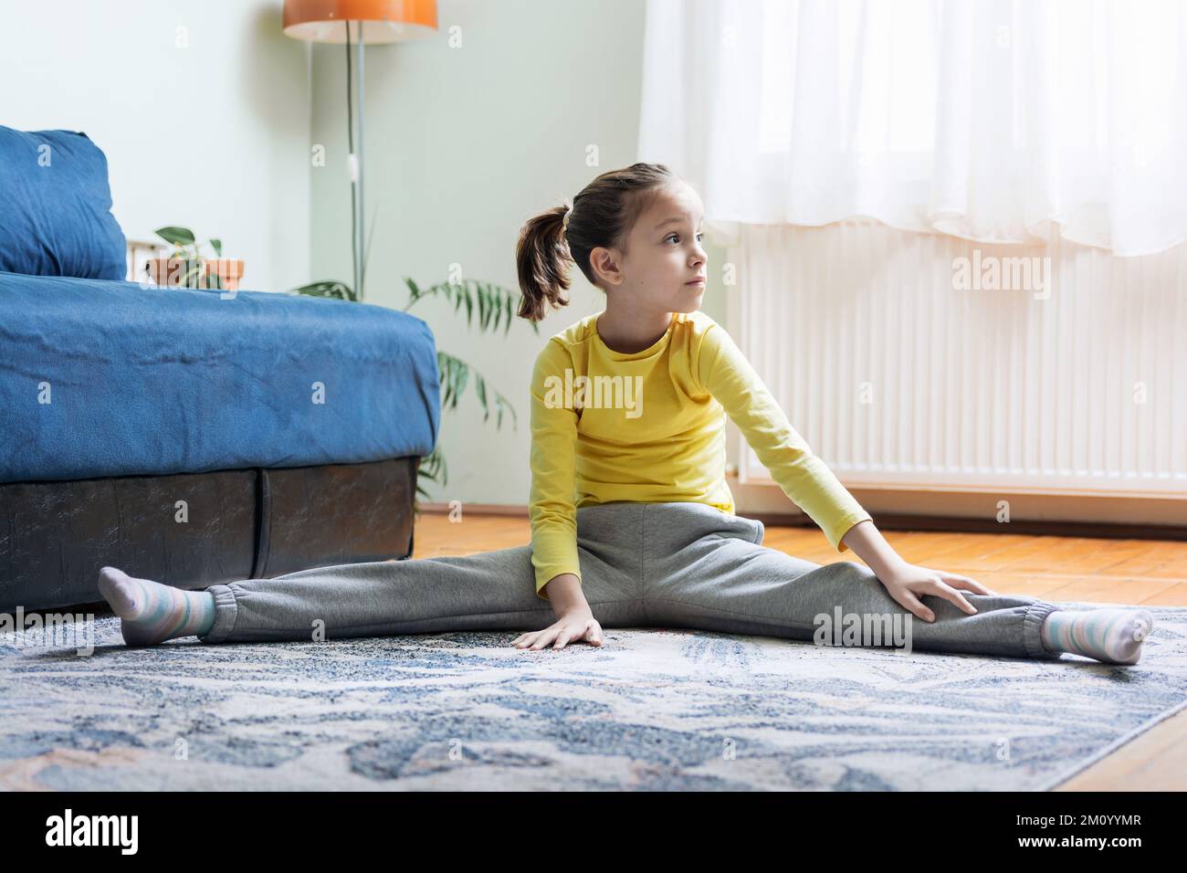 Girls exercising legs hi-res stock photography and images - Alamy