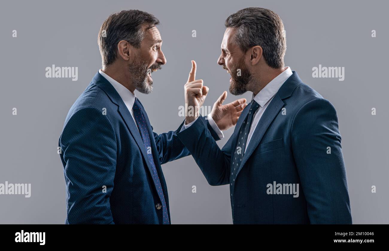 arguing businessmen shouting. photo of businessmen arguing with anger ...